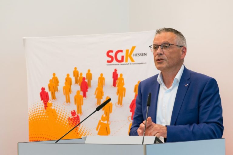 Andreas Siebert bleibt Vorsitzender der SGK Hessen ...